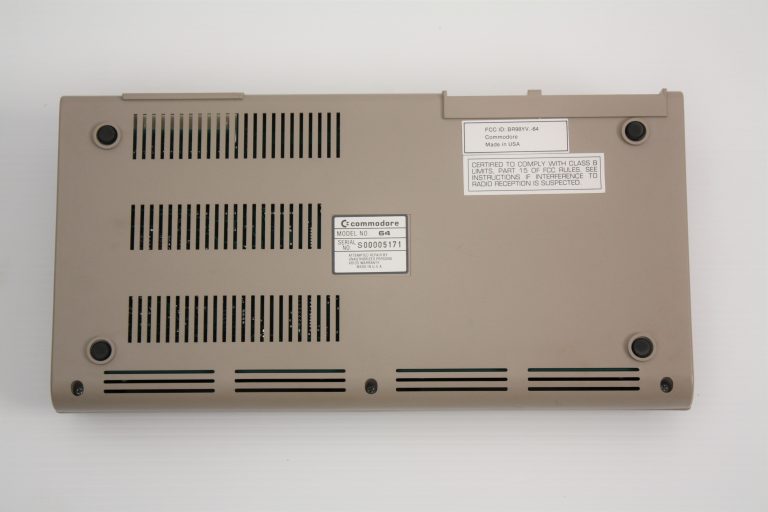 Commodore 64 – Silver Label model – VintageComputer.ca
